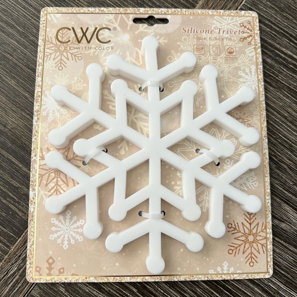 Accents | Nwt Silicone Snowflake Trivet | Poshmark